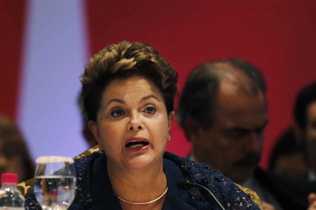 Dilma Roussef. «Torno in campo perché Lula sia presidente del mio ...